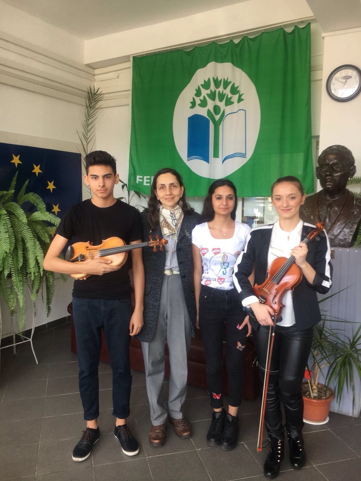 Georgia Florescu, profesoară de vioară la liceul “George Enescu ...